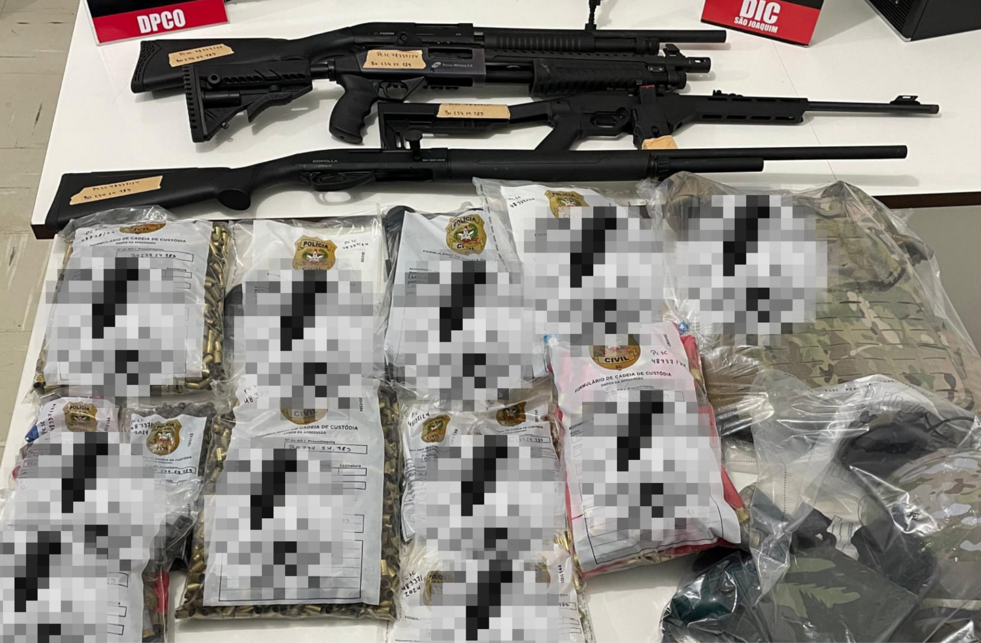 Polícia Civil Apreende Arsenal De Armas E Equipamentos Bélicos Em São